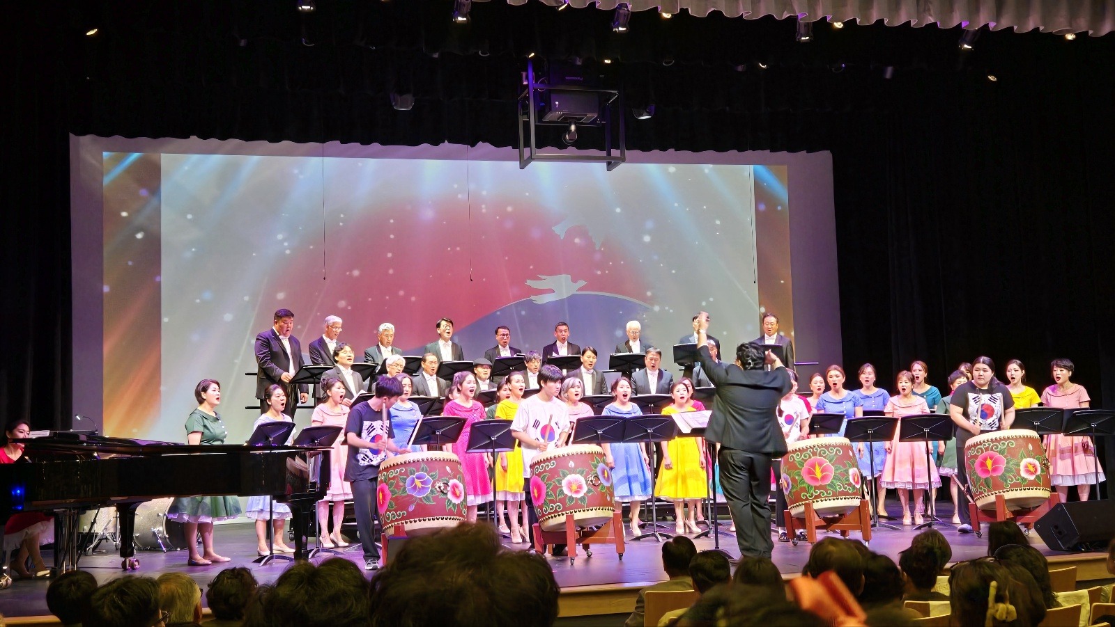 Carolina Lady Singers 감동의 무대! 특별한 게스트와 함께한 정기 연주회 - 노스캐롤라이나 한인 커뮤니티